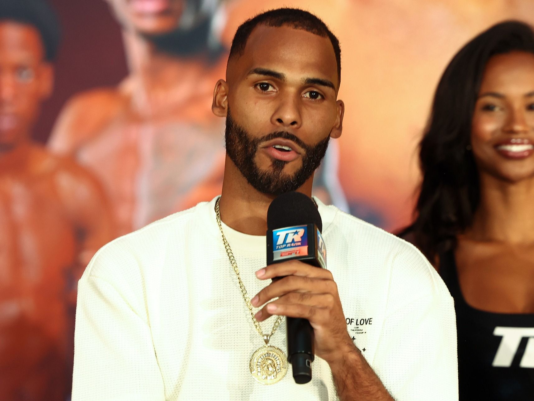 Davis vs. De Los Santos cancelled: Lewkowicz reveals all