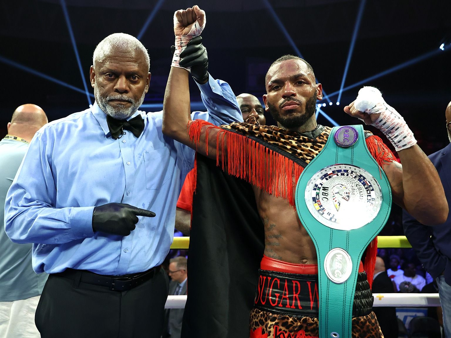 Buzzing after Kelvin Davis win, Nahir Albright shoots high