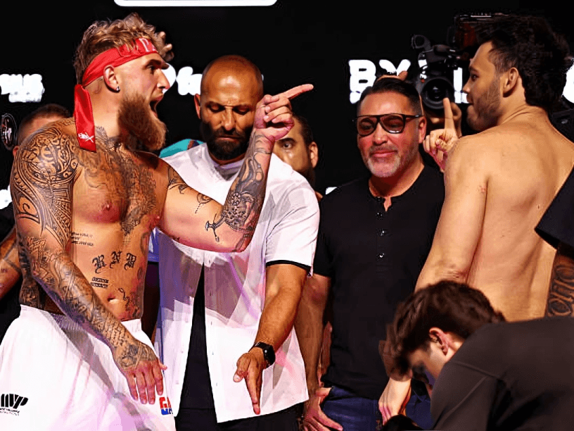 Paul, Chavez successfully make weight before Saturday's duel