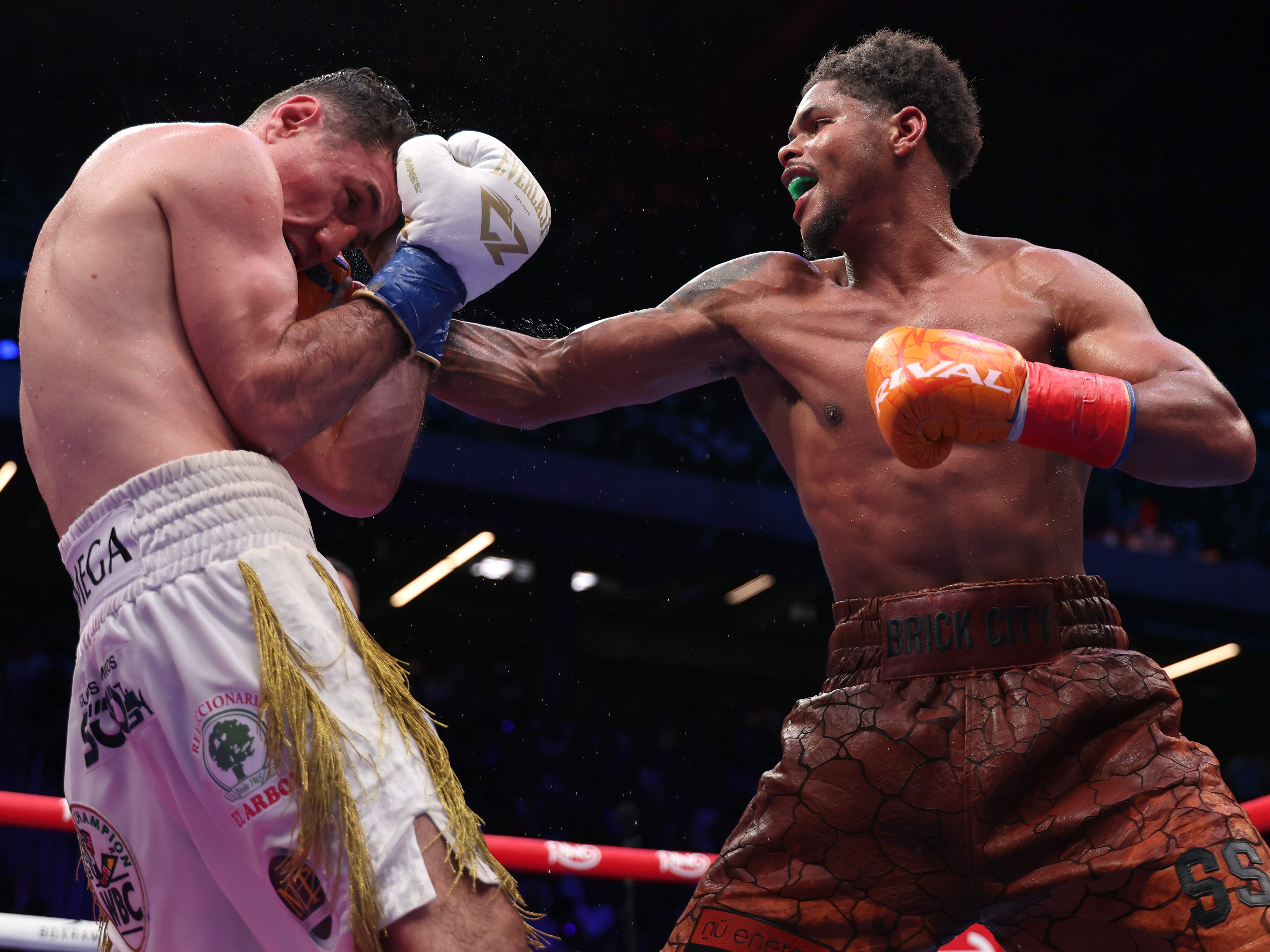 Stevenson supera a Zepeda por puntos como lo prometió