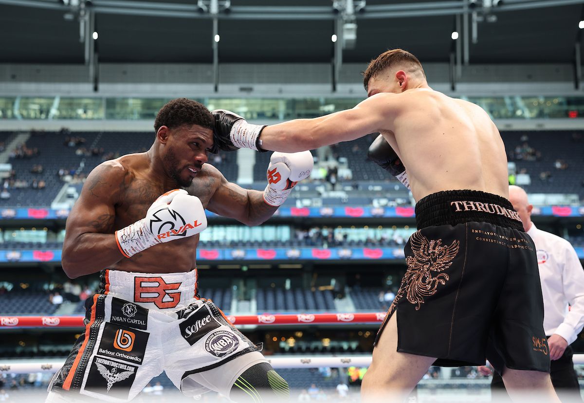 クリス・ビラム＝スミス、ユーバンクジュニア対ベン戦オープナーでブランドン・グラントンに判定勝ち