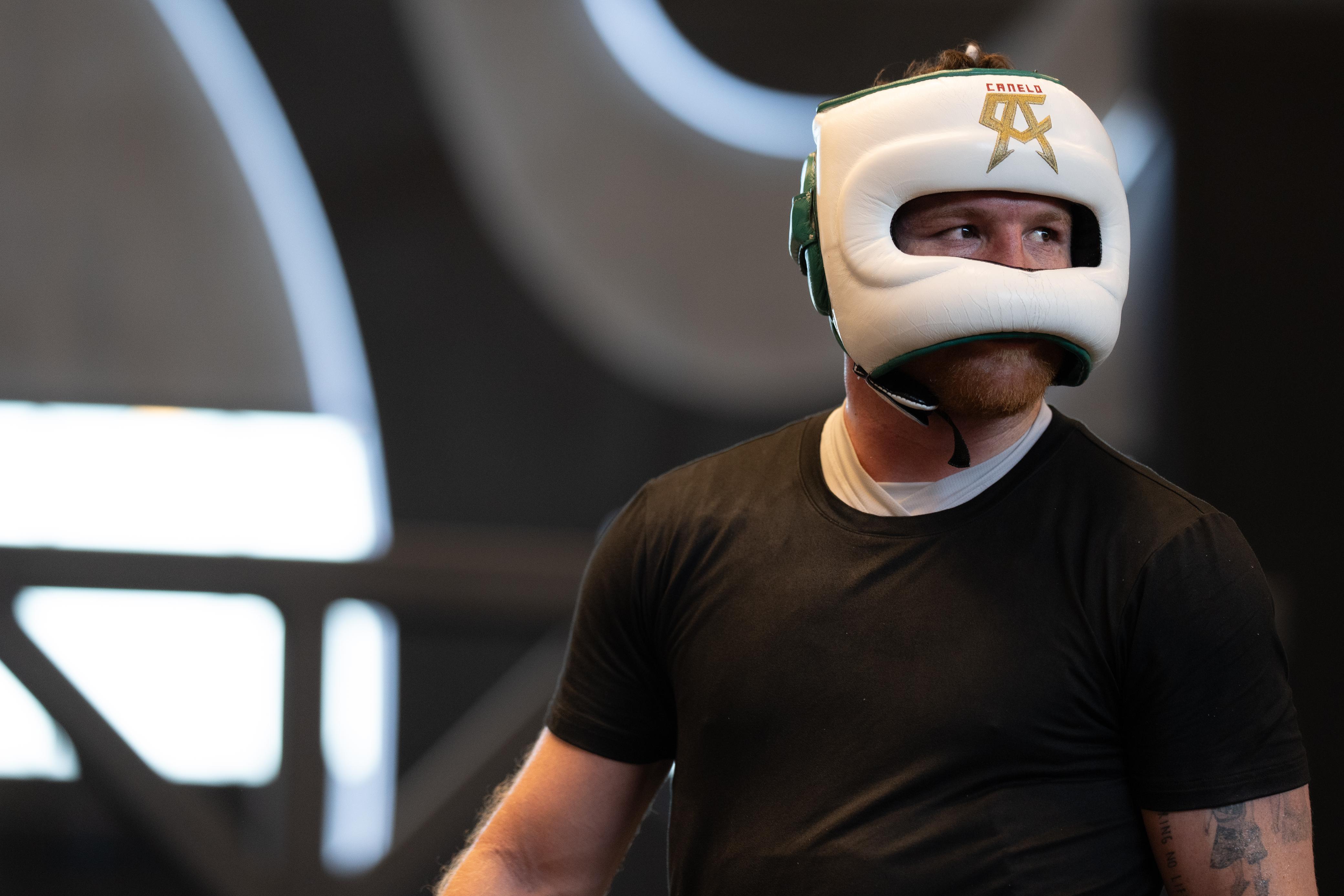 Photos: Canelo Alvarez Grinds in Riyadh For Scull