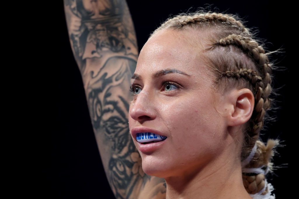 Ebanie Bridges firma con Most Valuable Promotions de Jake Paul