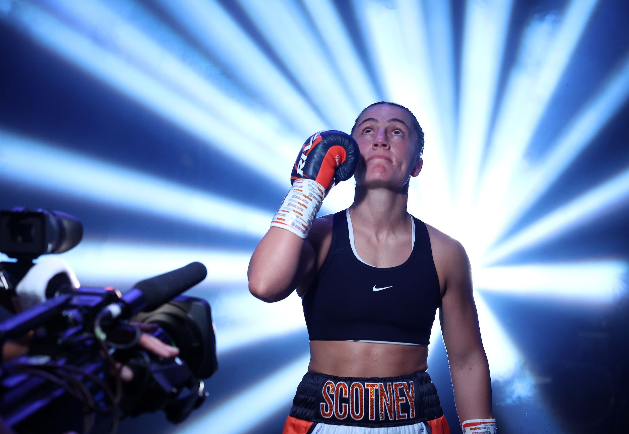Ellie Scotney Retains The Ring Championship; Conah Walker Bags Dramatic KO Win