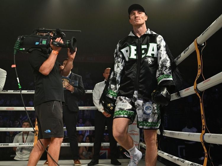 Rea ready for all-Manchester derby against seasoned Arthur