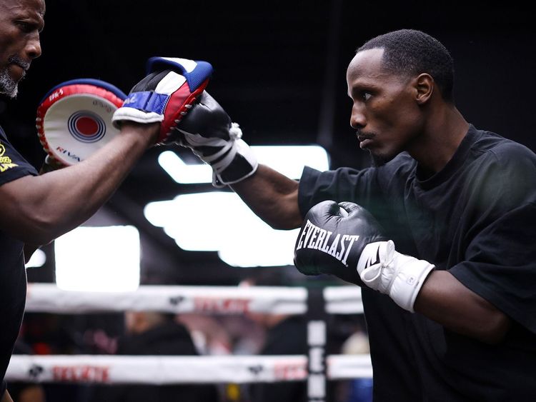 Sims sets sights on title shot, provided he beats Duarte