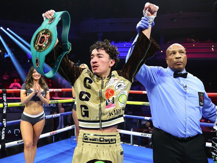 Navarro, inspired by top sparring, targets splash at 115lbs