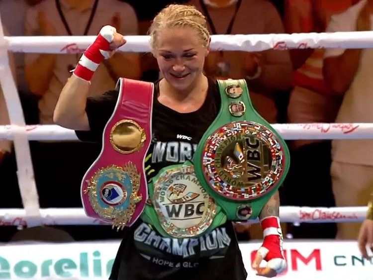 Dina Thorslund VS Lila dos Santos Furtado | Sydbank Arena, Kolding, DK ...