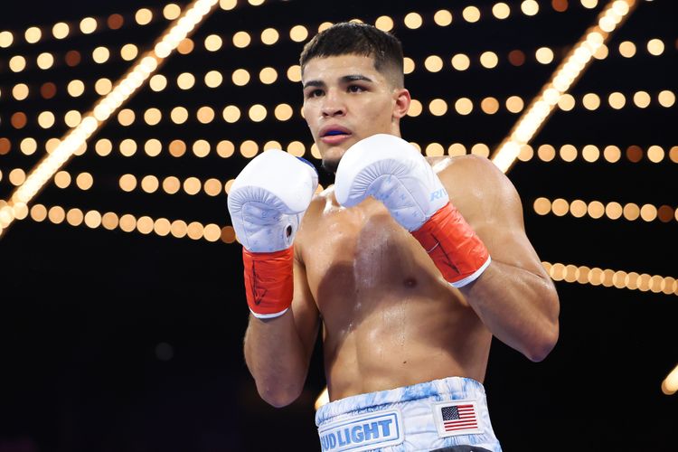 Xander Zayas VS Slawa Spomer | The Theater at MSG, New York City, US | RingMagazine.com