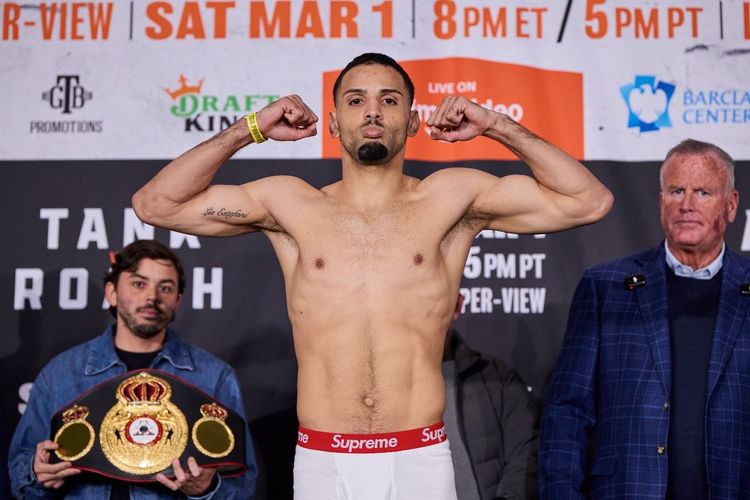 Yoenis Tellez Batters Former 154-Pound Champ Julian Williams, Wins ...