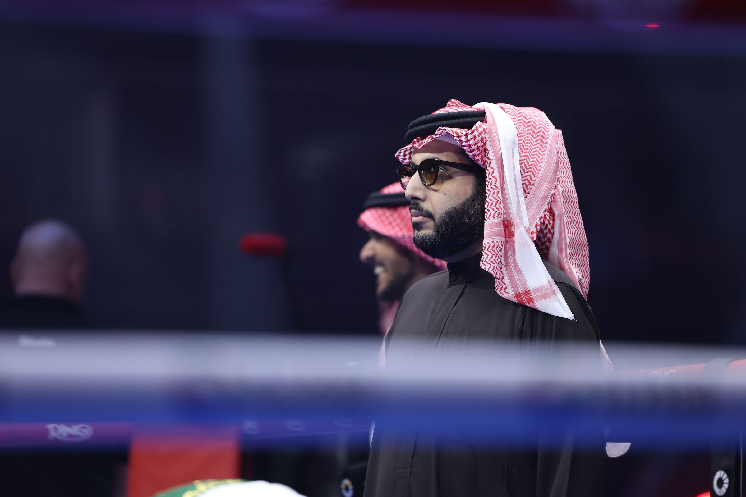 Turki Alalshikh shoots down De La Hoya's false claim about time of ...