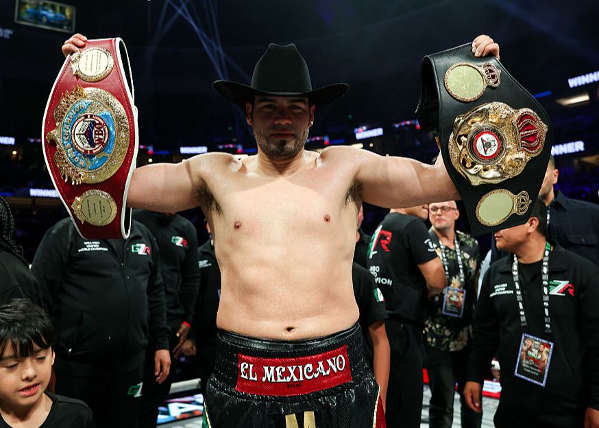 Zurdo Ramirez guts out unanimous decision over Yuniel Dorticos to ...